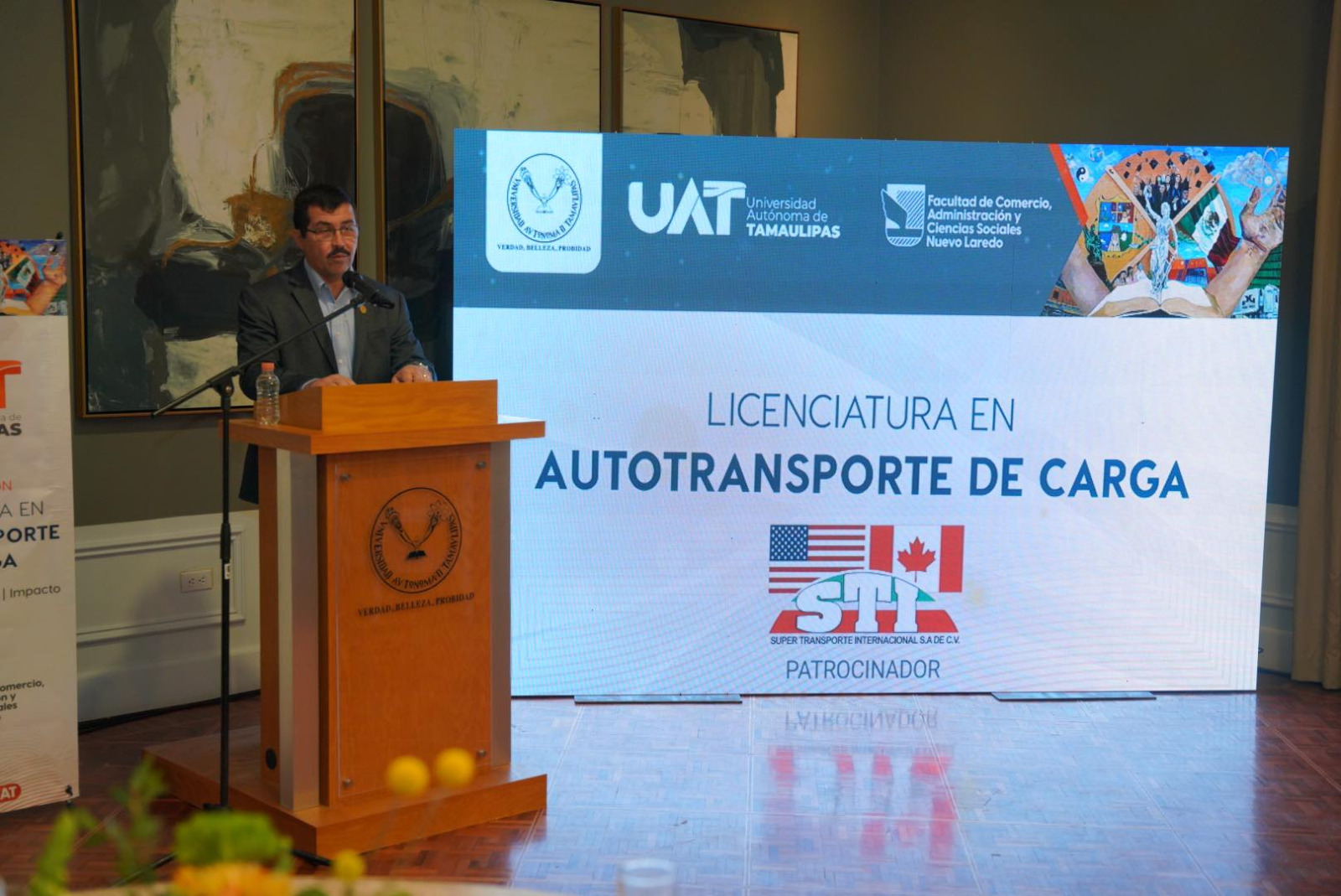 UAT da paso significativo con presentación de nueva carrera en la ...